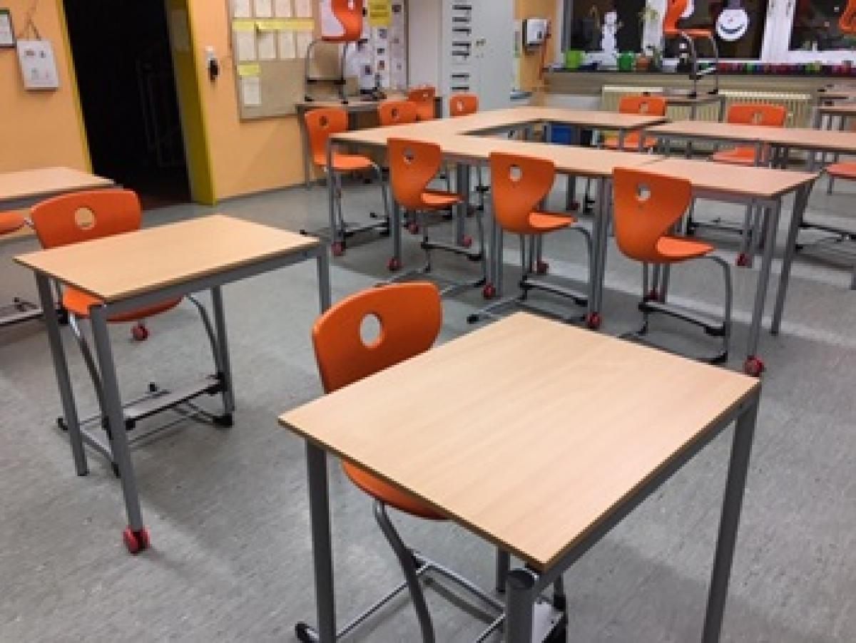 Multifunktionale Tische und „mitwachsende" Stühle – Eine neue Art der ...